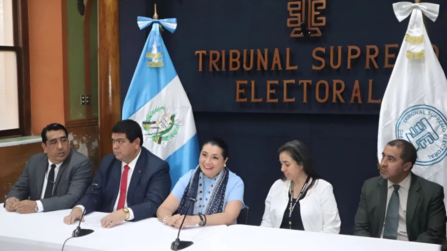 Gabriel Aguilera toma posesión en el TSE y las cosas vuelven a la ...